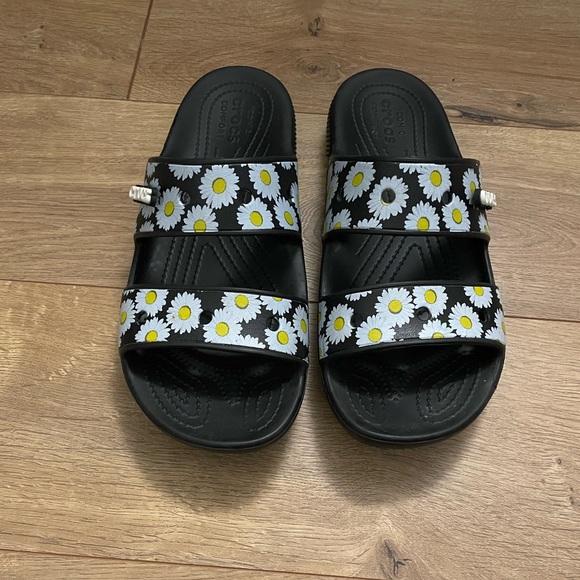 CROCS | Shoes | Womens 9 Daisy Crocs | Poshmark
